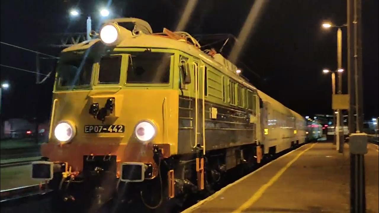 Odjazd EP07-442 świeżo po naprawie P4 z IC Gryf ze stacji Białogard (mocne RP1). - YouTube