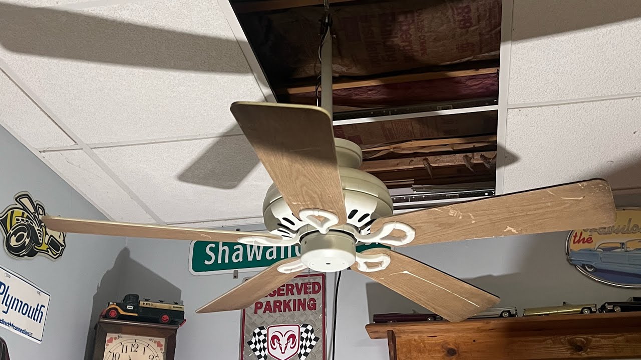 TRASH FIND!!!! 2000’s Hunter Stratford II Ceiling Fan - YouTube