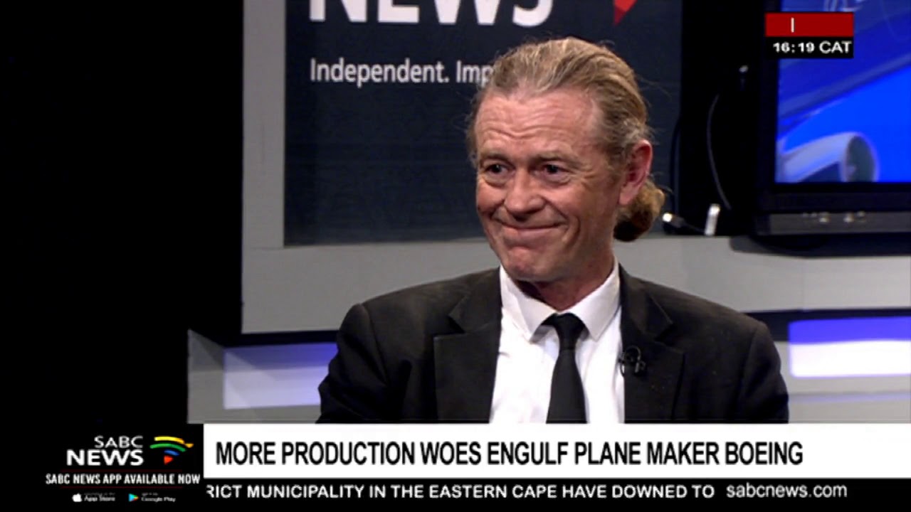 Production woes for Boeing: Desmond Latham - YouTube