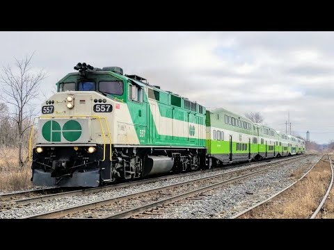 [4K] F59PH 557 Leads A Toronto Bound GO Train - YouTube
