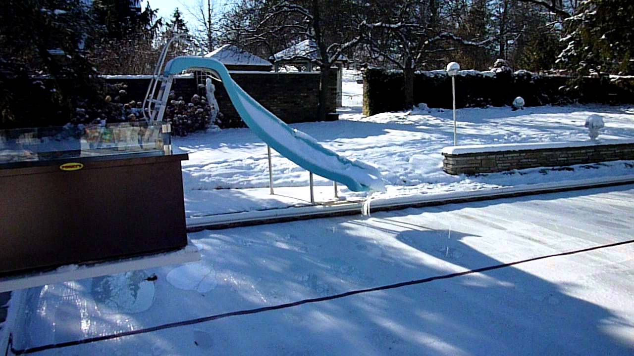 Porky's Pool & Spa winter swim - YouTube