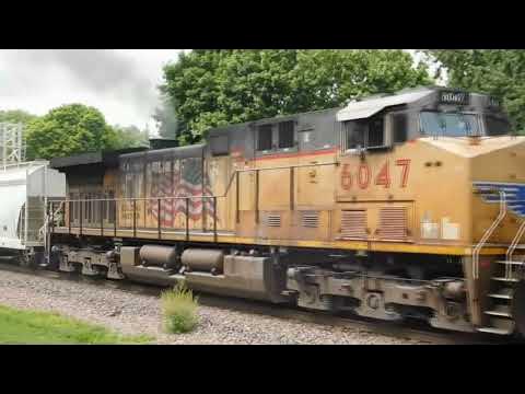 Railfanning Rochelle, Illinois 8 - 26 - 2023 Ft. Smoky UP 6047 and NS Power + Ferromex SD70ACe ...