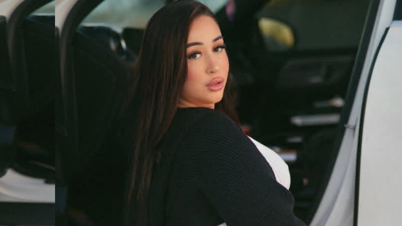 Kaelie Deemer, Beauty Queen Model , Wiki , Curvy Fashion Model ...