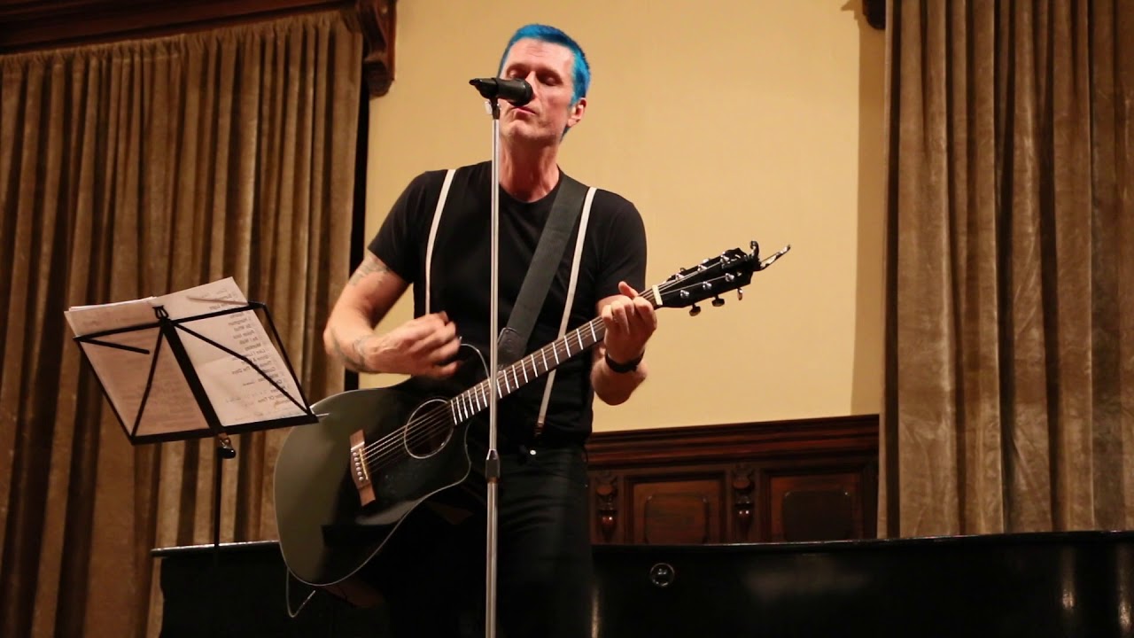 Corey TuT - You Know I'm No Good (Amy Winehouse) - YouTube