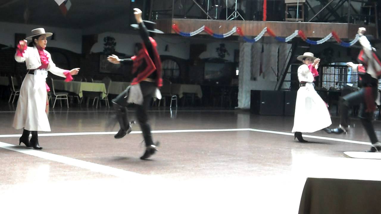 Dança típica chilena: Cueca - comemoração festas patrias no Chile ...