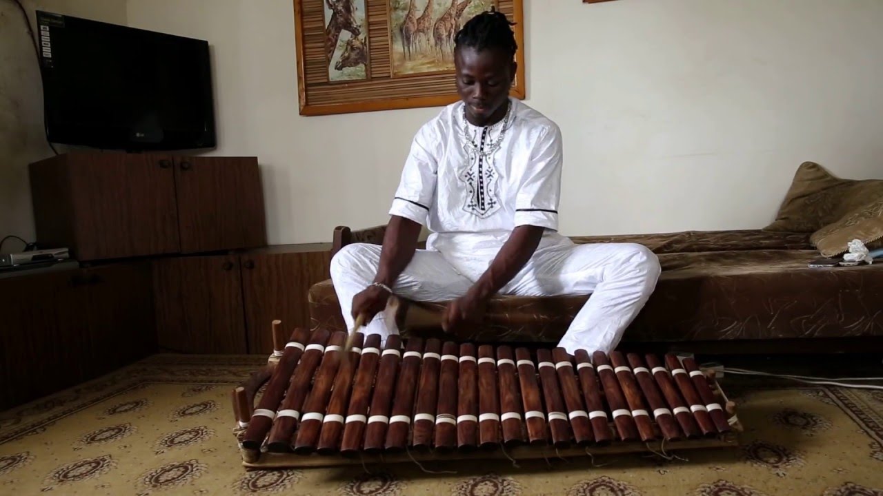 Guinean Balafon Music "Famadénke Ikanakassi" - YouTube
