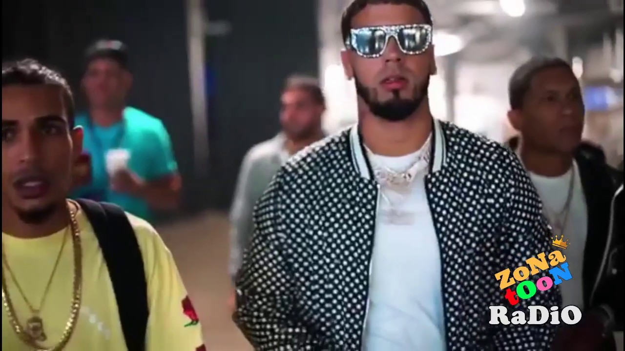 Anuel AA por primera vez en Concierto después de salir de prisión - YouTube