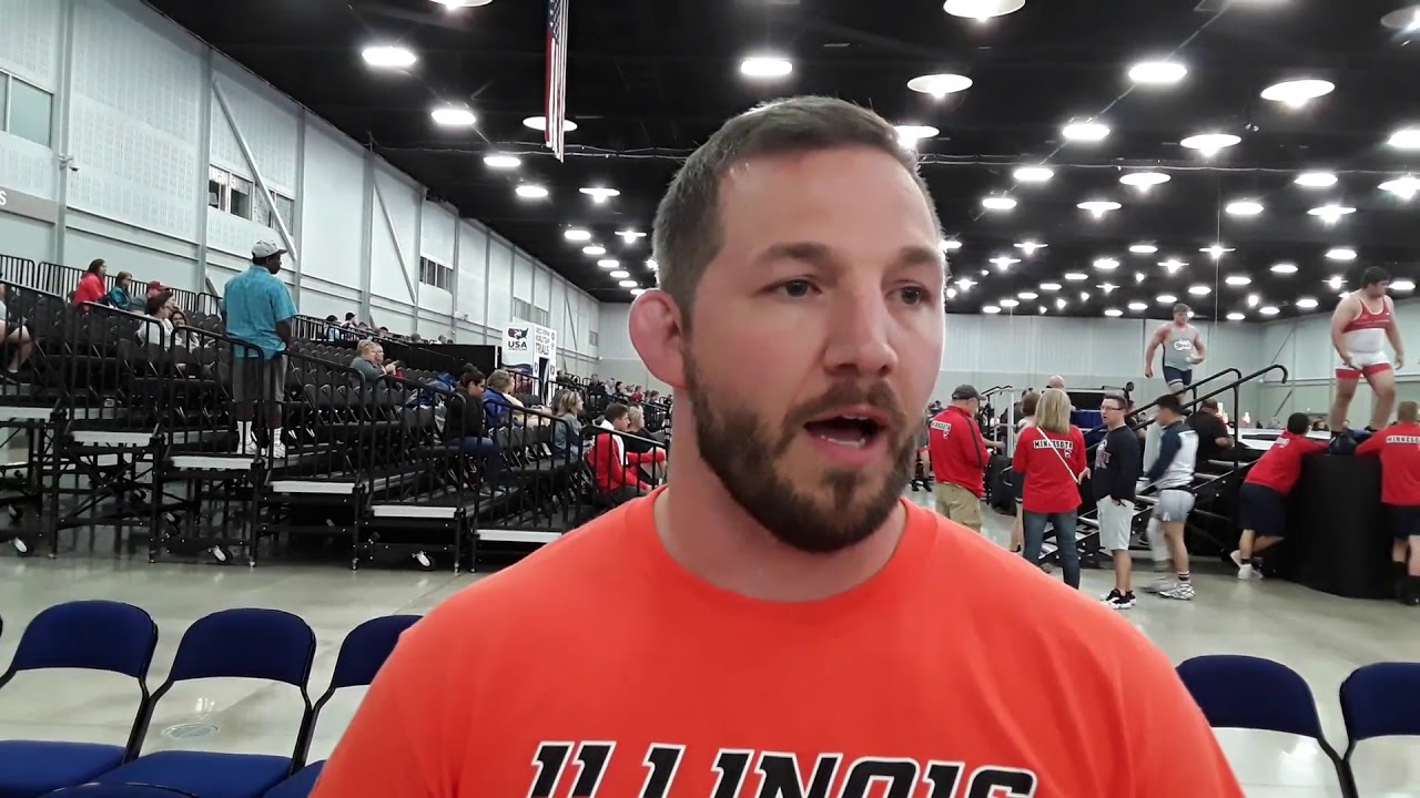Justin Pearch on balancing depth for Illinois at the Junior Duals - YouTube