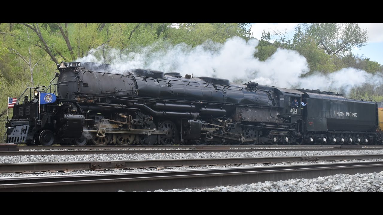 Big Boy #4014 arrives at Ogden - YouTube