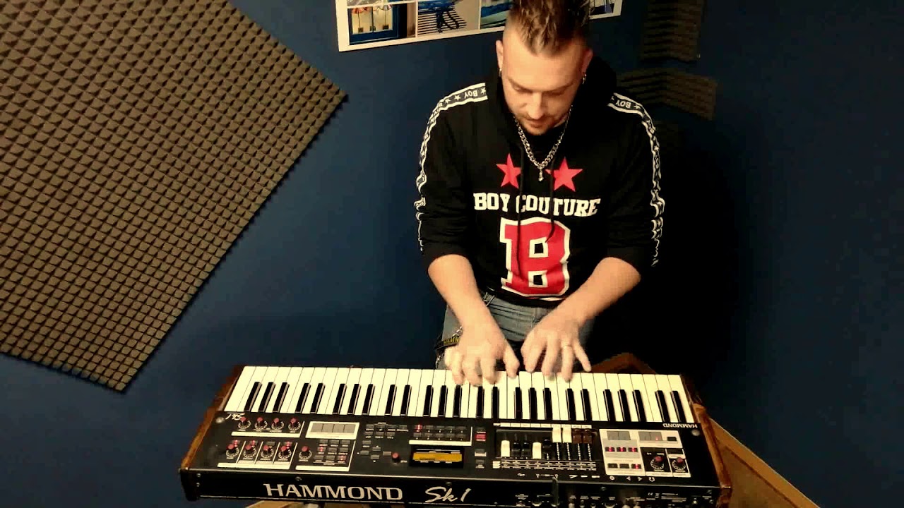 Marco "Lord" Cossu performing the Hammond Sk1 clavinet - YouTube