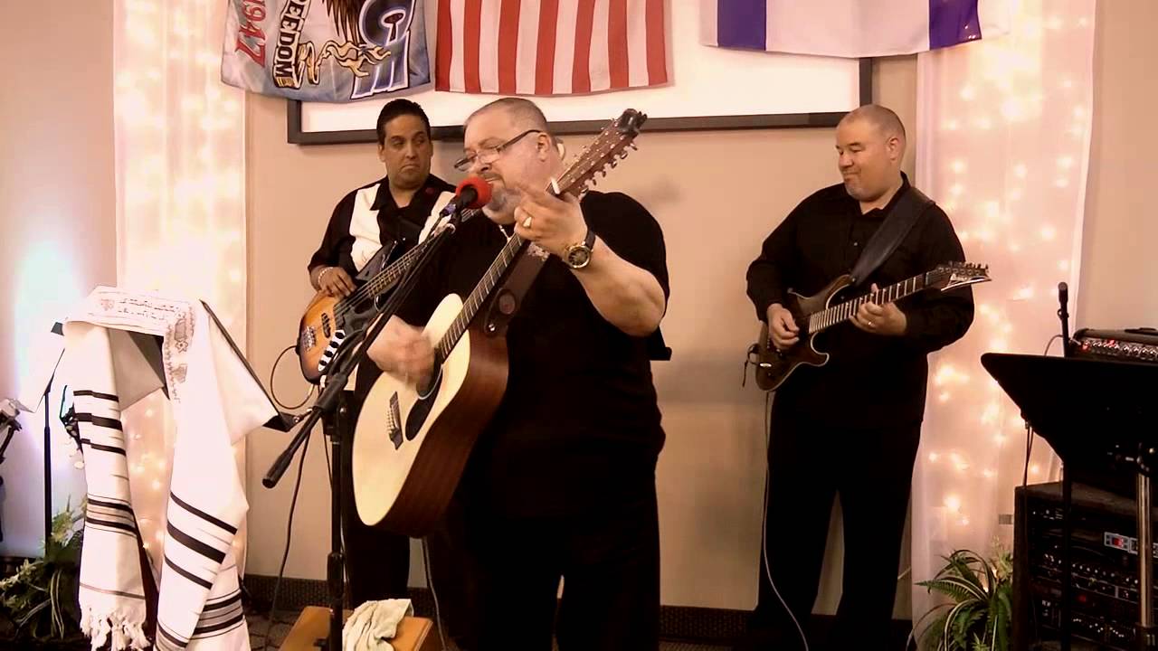 Sam Santiago and the Hinenu Adonai Band perform "I Love You" - YouTube