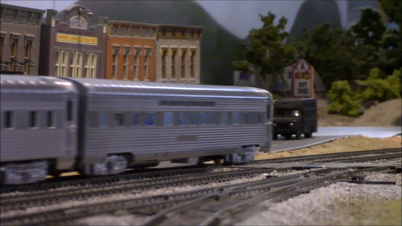 The Santa Fe Super Chief @ Lake Shore Model Railroad Association - YouTube