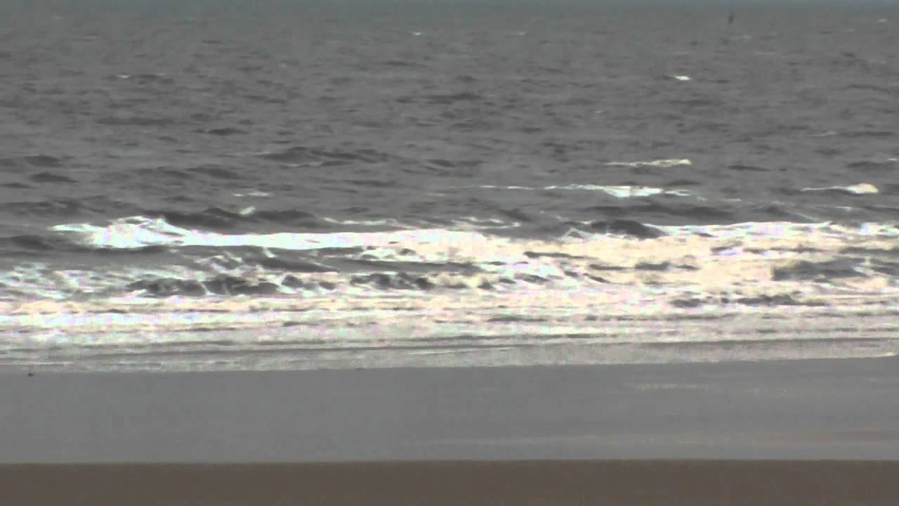 Surf Rest Bay 8 45am Fri 21 Oct 2011 - YouTube