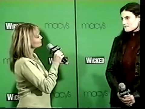 Idina Menzel and Kristin Chenoweth sing For Good @ Macy's - YouTube
