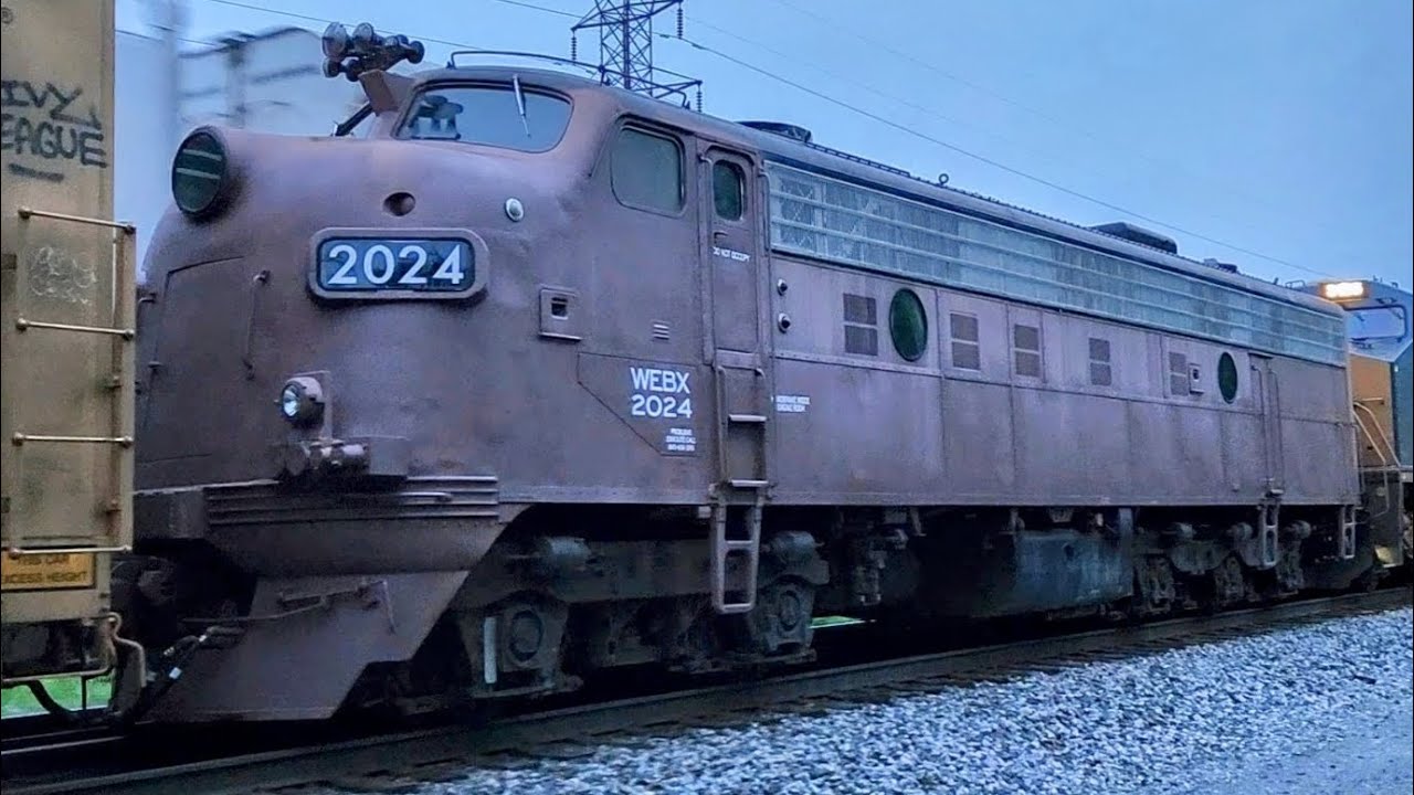 Classic EMD FL9 on CSXT M363! - YouTube