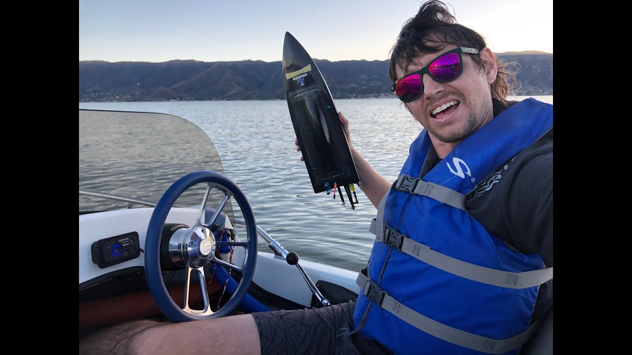 Oxidean Marine Mini-Dom vs Addictor 190 - YouTube