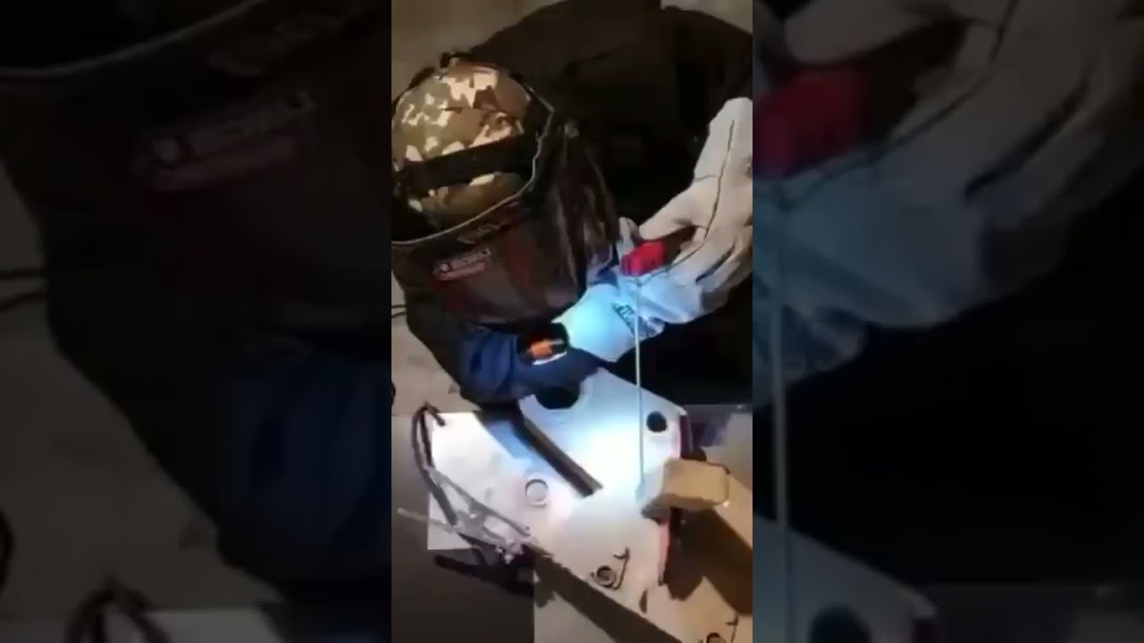 Welding FMTV M1148A1P2 LHS Roller Bed Assembly. - YouTube