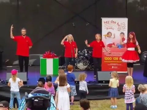 Sing a rainbow with hey dee ho LIVE at Lilydale community Festival ...