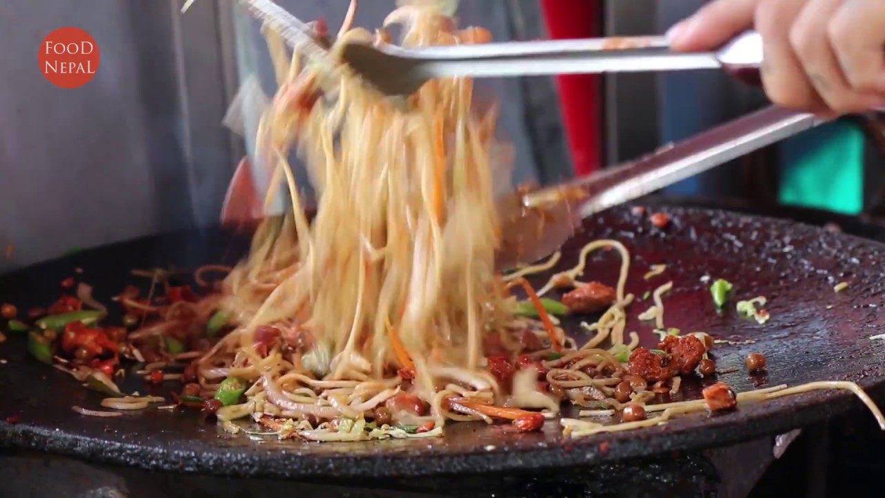Spicy Fried Chicken Chowmein | Best Street Food Kathmandu - Food Nepal ...