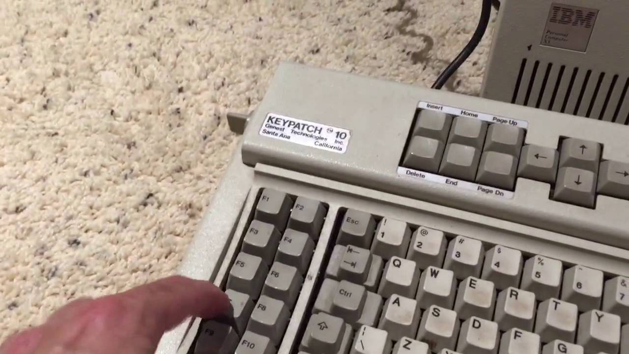 1983 IBM Personal Computer XT (5160) boot and wheel of fortune - YouTube