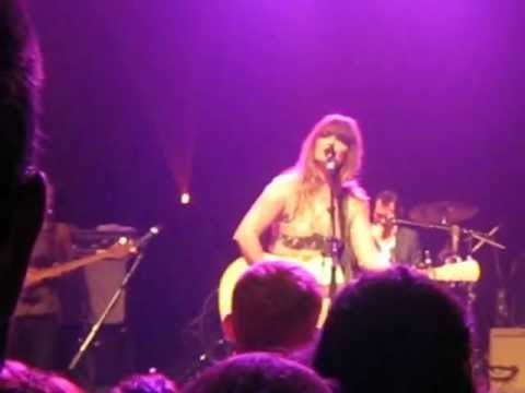 Julia Stone \
