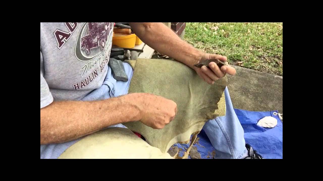 direct percussion bifacing with a "Texas Wand" - YouTube