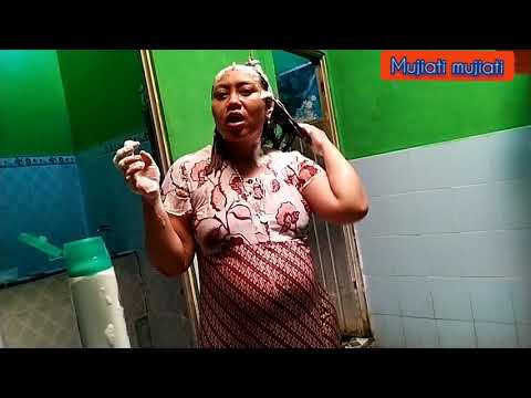 BUMIL PENGEN MANDI DI PANCURAN...