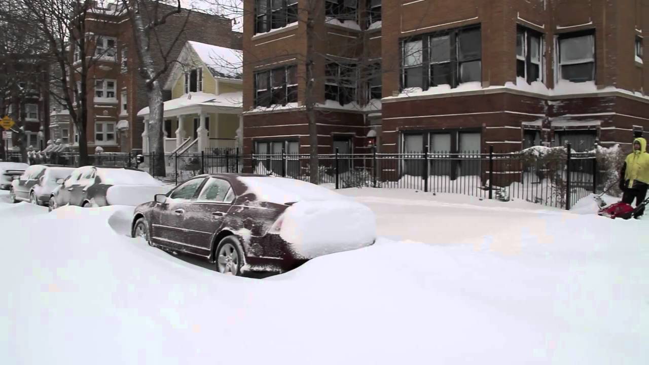 The Chicago Blizzard of 2011 - YouTube