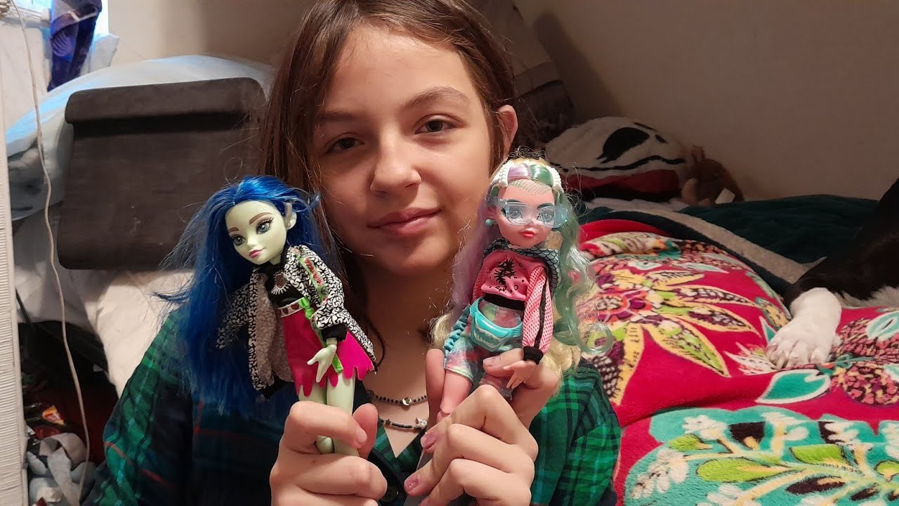 Shoppers Guide to Monster High Gen 3 dolls...Sabrina gives her review ...