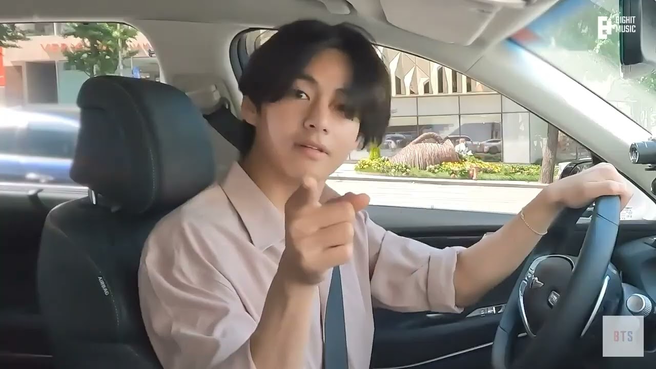 Dancer Taehyung in the car 😂😂( V I can drive vlog)@BANGTANTV #bts #v ...