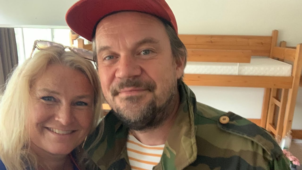 Signe møder Peter Sommer i Skagen - YouTube