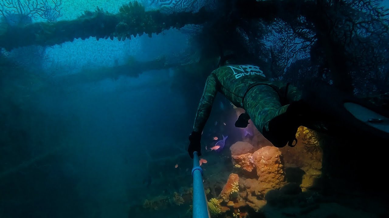Wreck le togo -52M freediving - YouTube