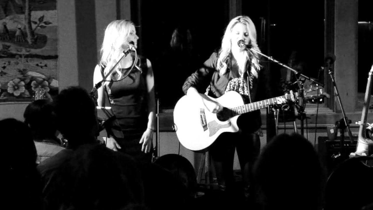Robyn and Ryleigh: Preacher's Daughter - Live at The Blue House - YouTube