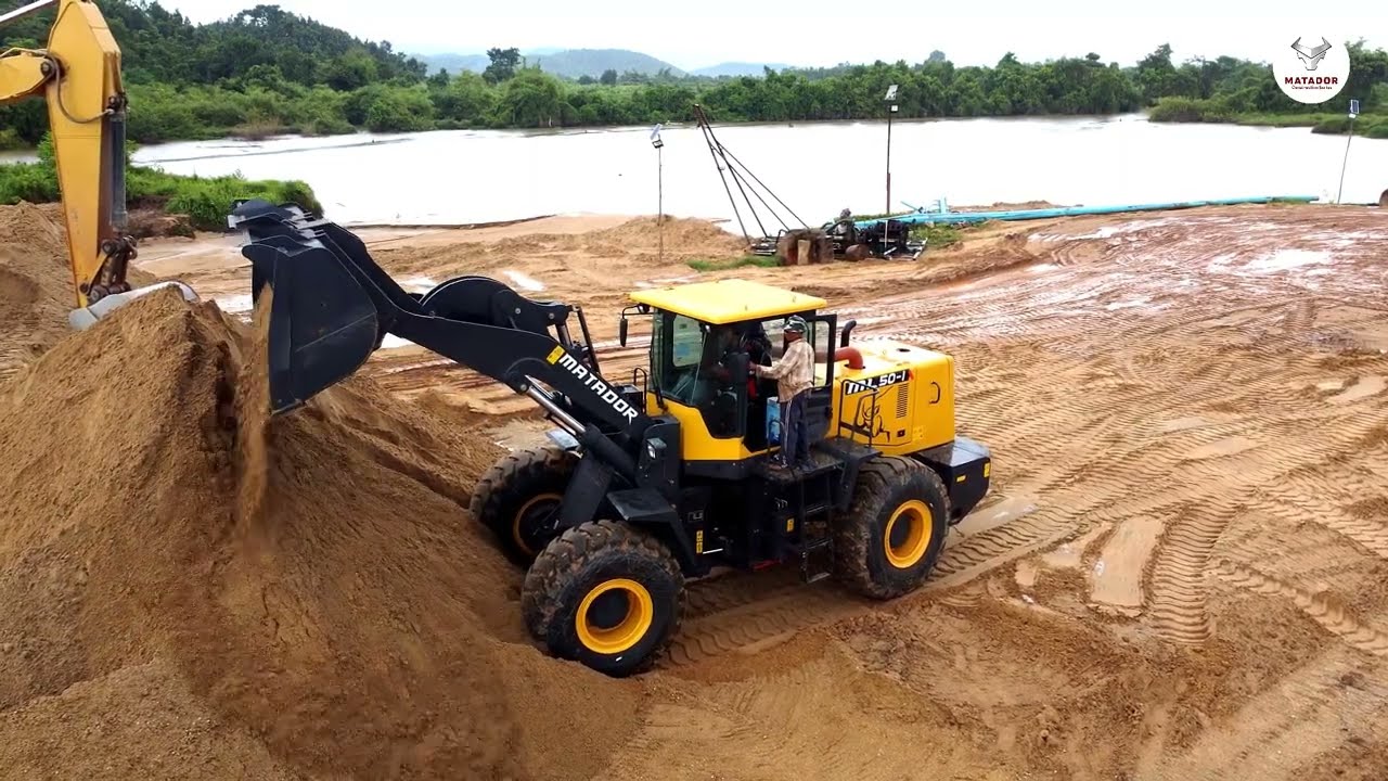 Amazing Matador Wheel Loader ML50-1 Pushing sand in Construction site ...