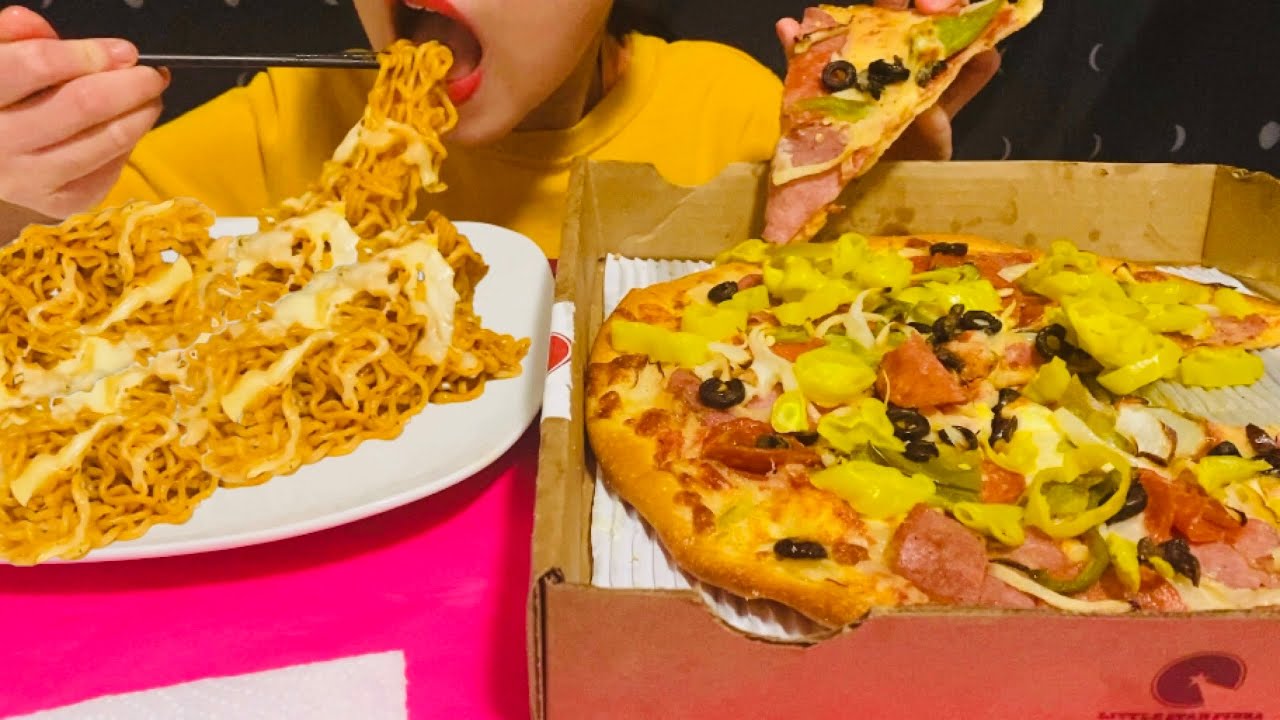 Nuclear Fire Noodles with Cheese, Jalapeño Bacon Pizza ASMR Eating ...