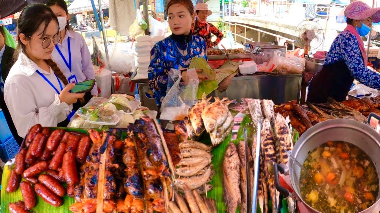 Popular Cambodian street food for lunch, Yummy Grilled fish, Frog ...