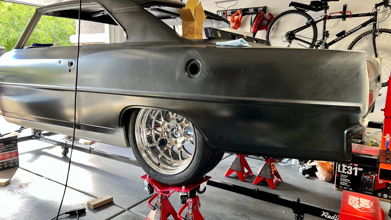 Brody’s Garage 🏁 Episode 05: Test fitting the new Weld S77 wheels ...