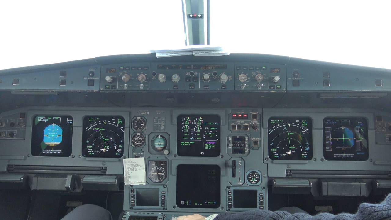 A319 (F-GRHQ) Air France take off from Paris Orly to Pau pyrénées ...