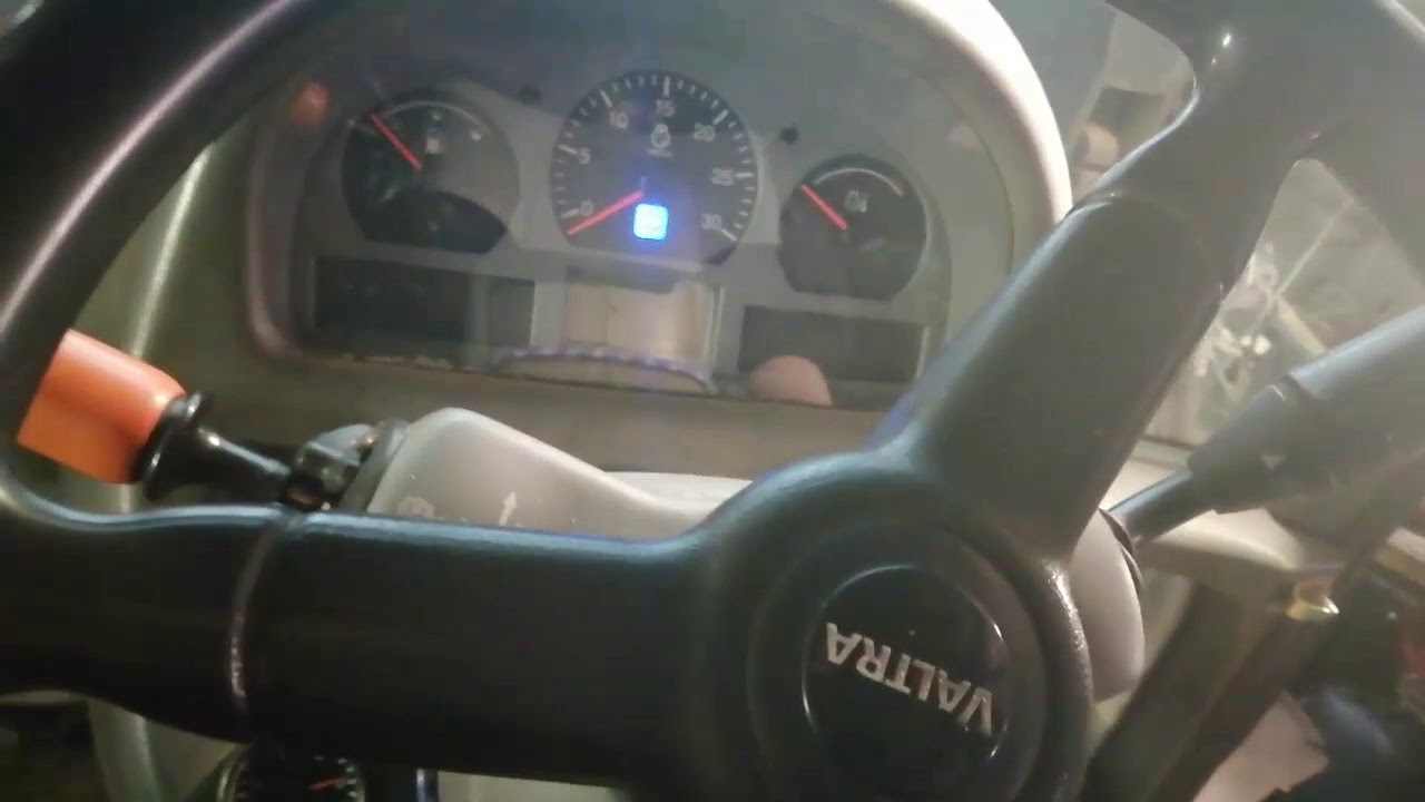 Taas T161 Valtra remontissa - YouTube