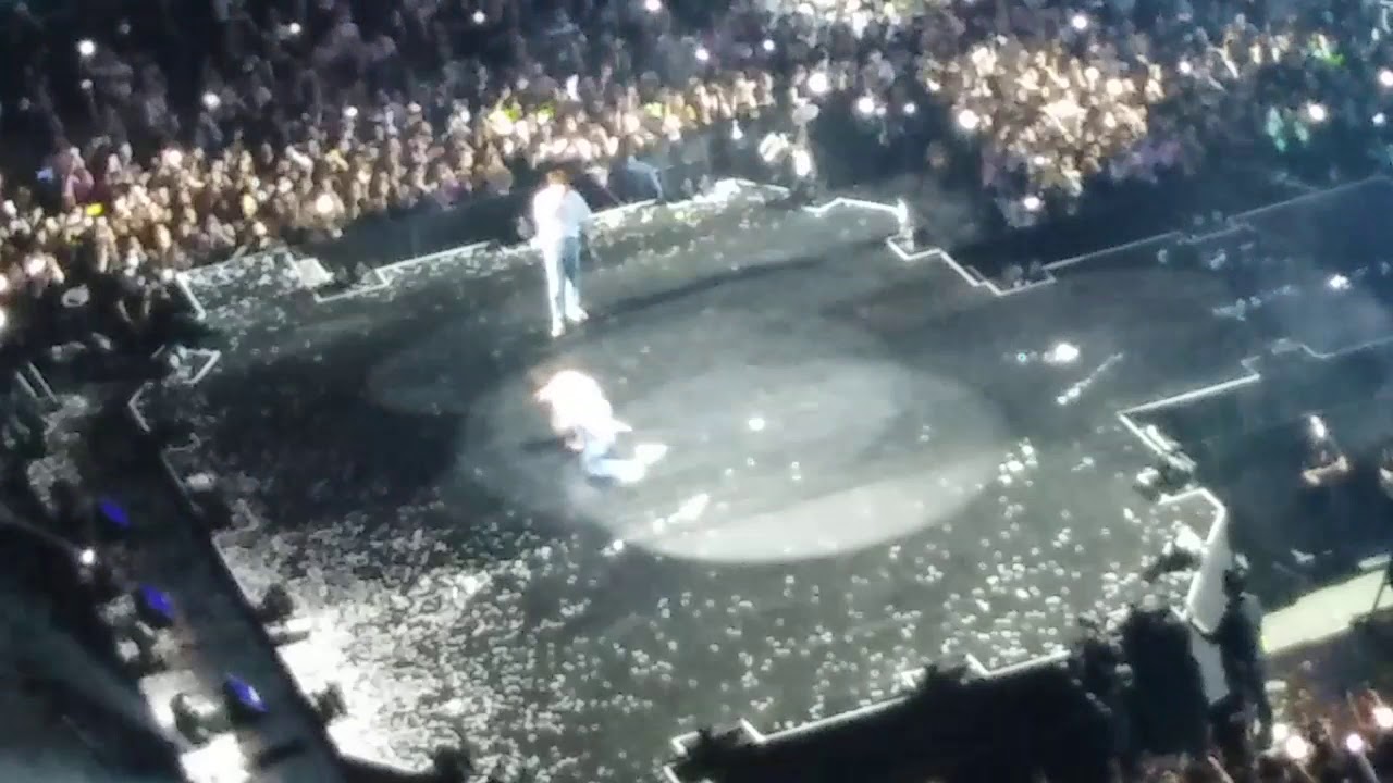 SEVENTEEN The8 B-Boy at #OdeToYouInMNL (20200208) Fancam - YouTube