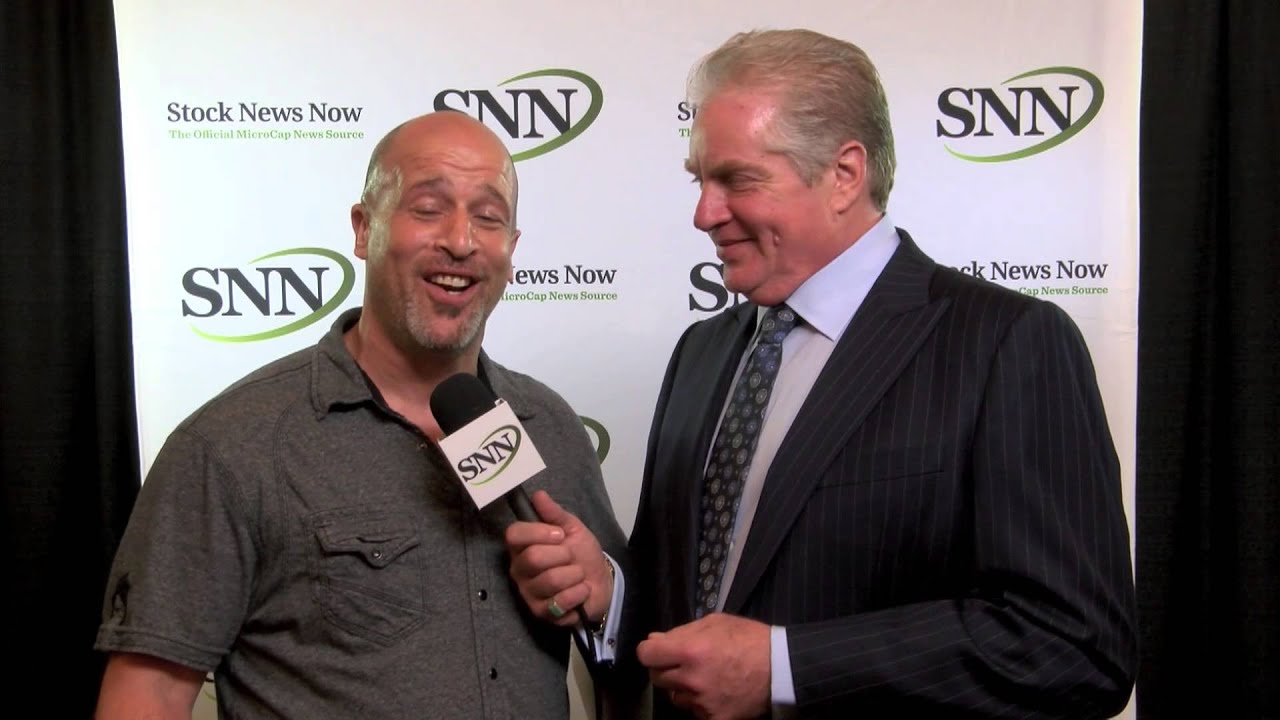 SNNLive with Brett Raymer from Animal Planet's "Tanked" - YouTube