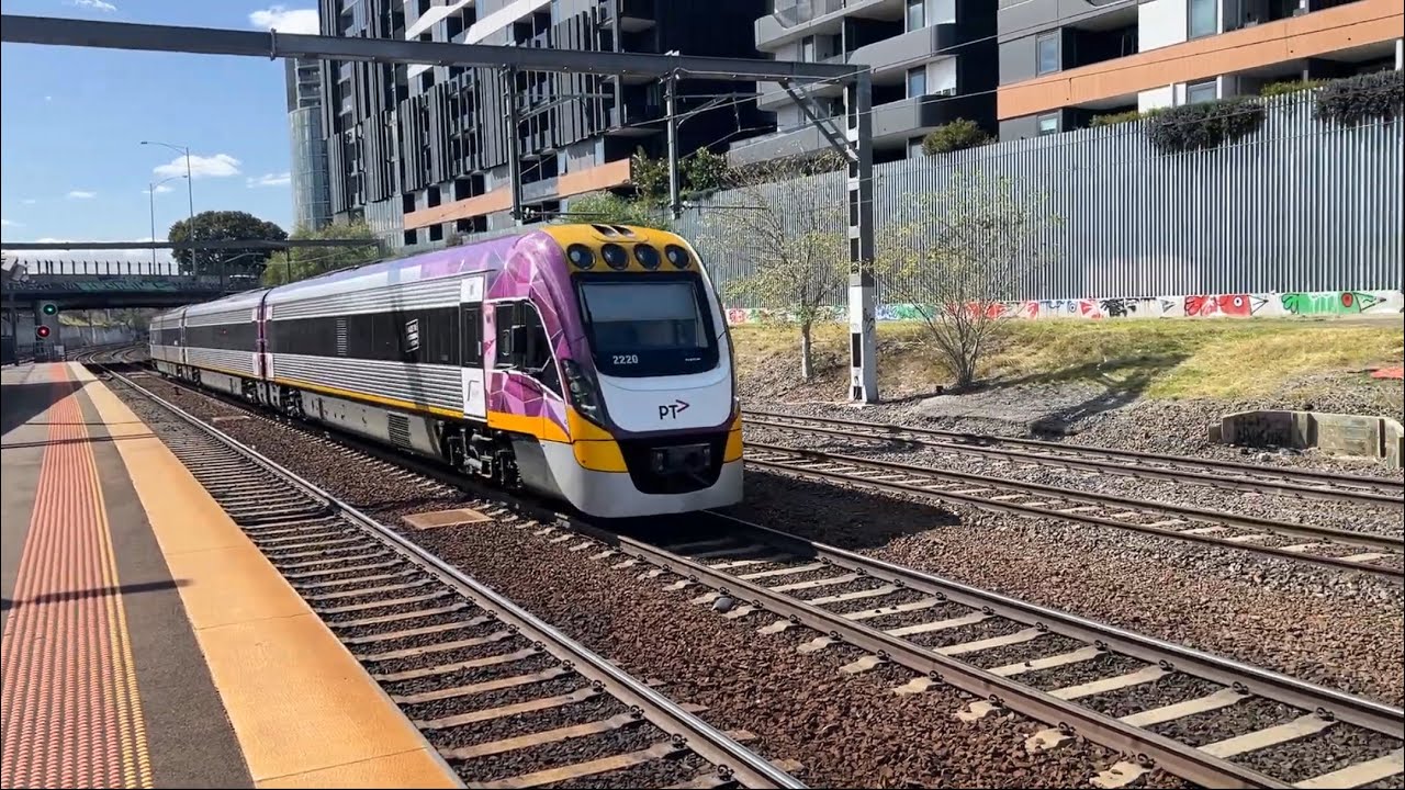 V/Line VL120 Arriving at Footscray Station to Ararat - YouTube