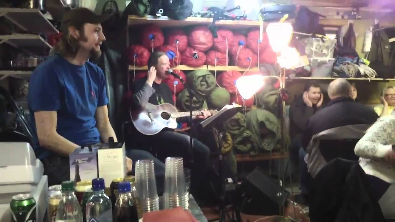 Trubadur Arild Nygaard hode skulder kne og tå :-) - YouTube