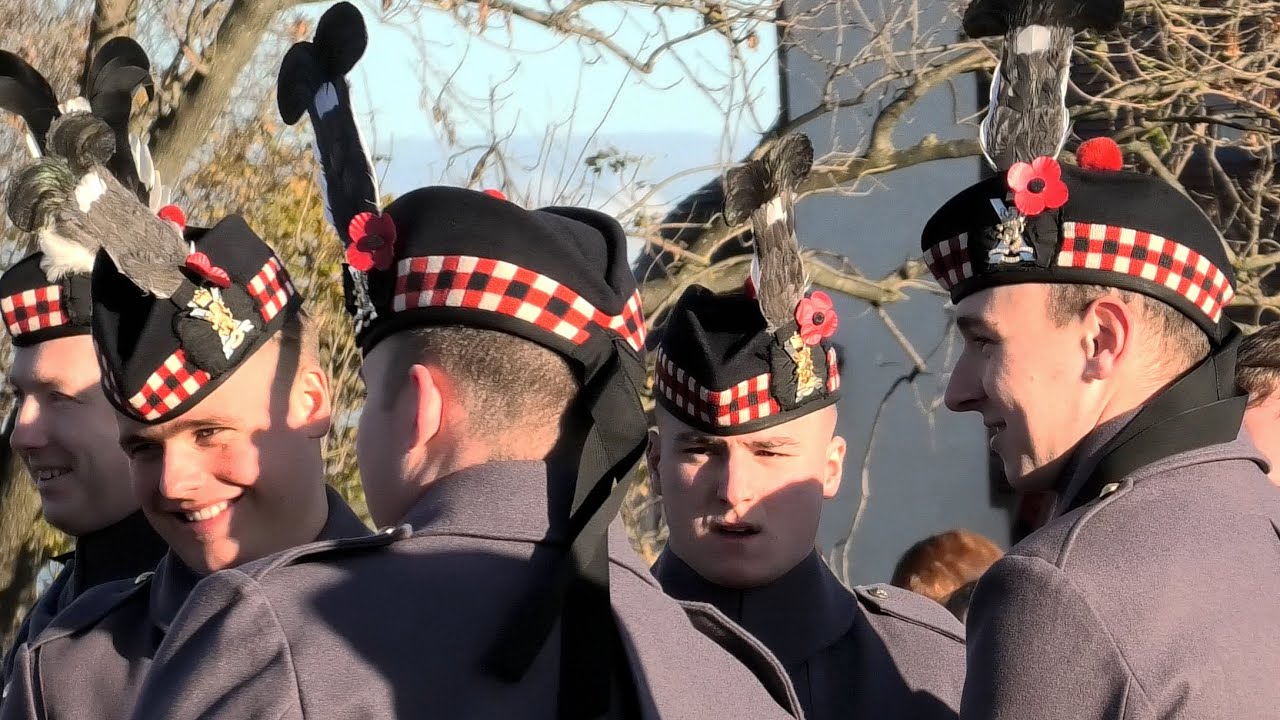 Not a normal day at Edinburgh Castle #handsome #soldiers - YouTube