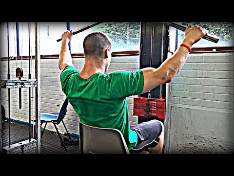 BACK, BICEPS & CRAPPY CHAIRS!