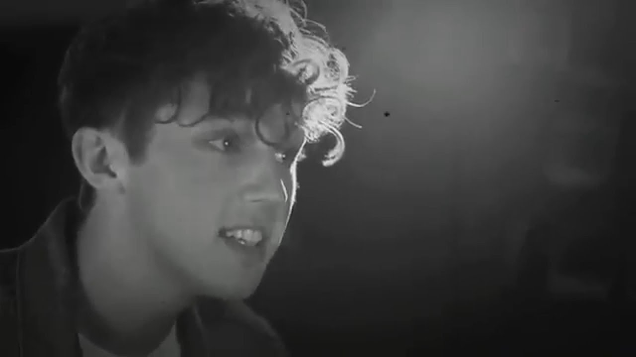 Troye Sivan - Hands to myself/Sorry medley - YouTube