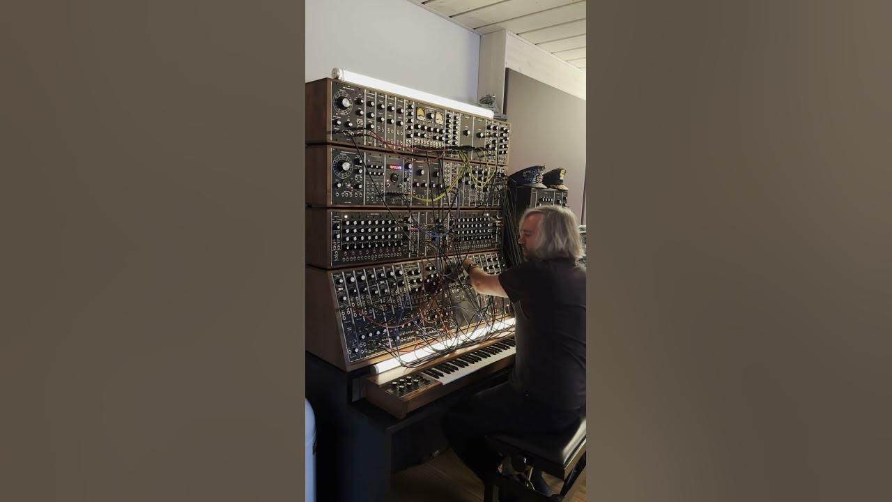 Hannes Bieger - Modular melodies #tecno - YouTube