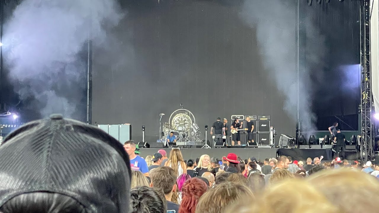 Red Hot Chili Peppers Opening Jam Session - YouTube