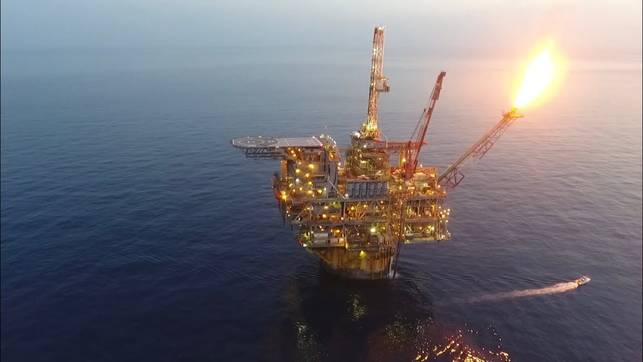 150 Miles Offshore In Search For Tuna! Perdido Spar Offshore Rig - YouTube