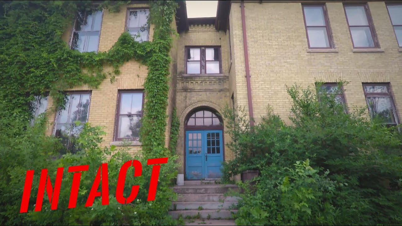 FULLY INTACT Abandoned Public School - YouTube